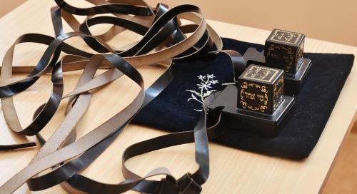 What Are Tefillin? - Tefillin